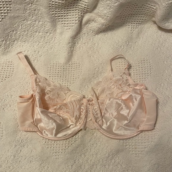 Bali | Intimates & Sleepwear | Lacy Bali Bra | Poshmark